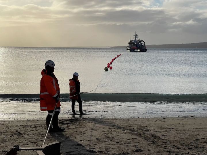 Southern Cross lights Next cable = Download Weekly